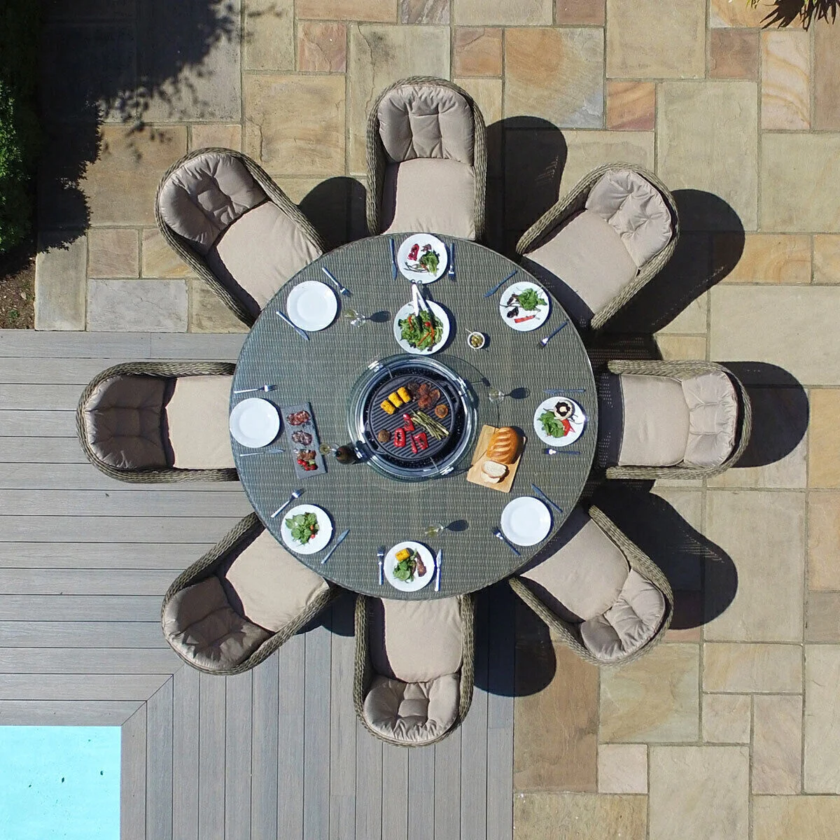 Winchester Heritage 8 Seat Round Rattan Fire Pit Dining Set with Lazy ...